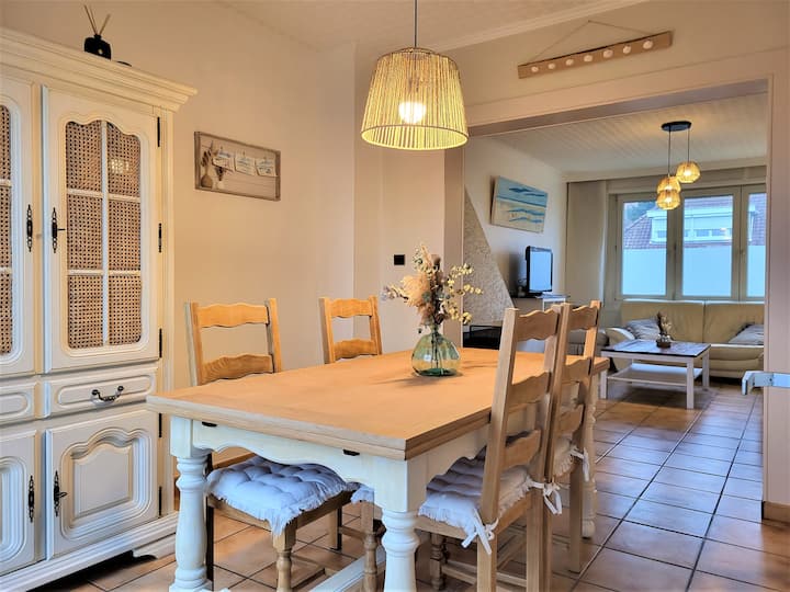 Maison Avec Jardin: Plage à 250m - Bray-Dunes
