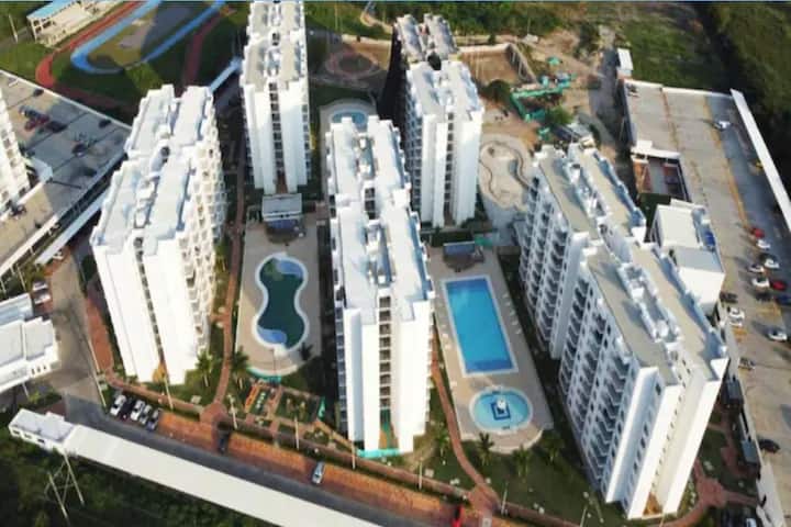 Beautiful Apartment With 6 Pools, In Girardot - Girardot