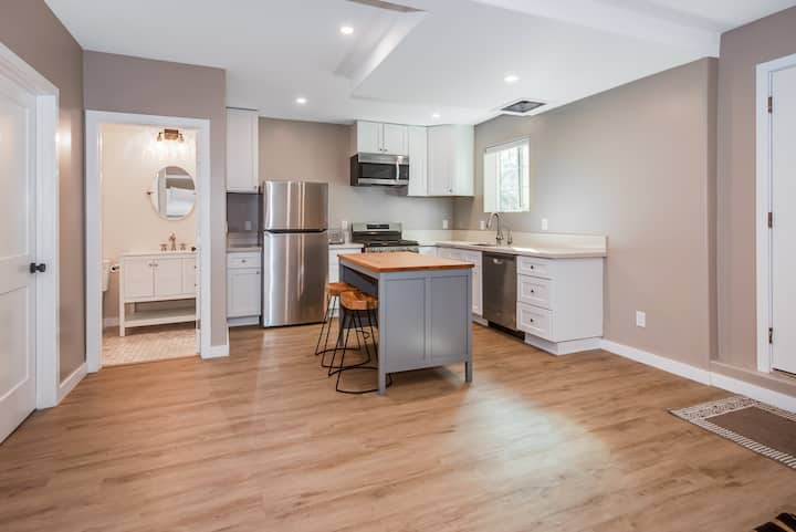 Brand New House With Everything 1 Bedroom - Santa Barbara, CA