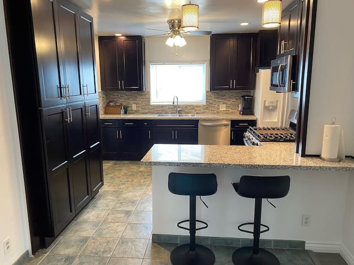 Roomy Home W/ Pool 4br/2ba - West Covina, CA