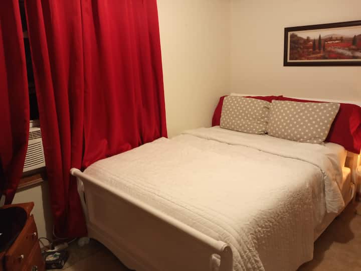 Room 2 Of 821 Henry Street - Portsmouth, VA