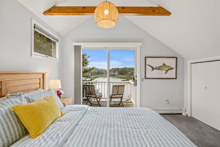 Waterfront: Near Town, Fenced Yard, Pet Friendly - Orleans, MA