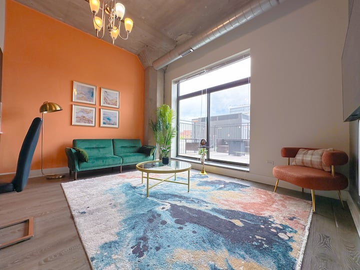 Luxe 2br Near Mccormick| Gym, Patio, Skyline Views - New City - Chicago