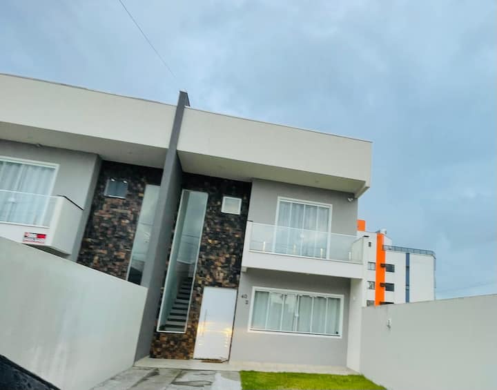 Sobrado Em Frente à Praia Lugar Calmo. - Matinhos