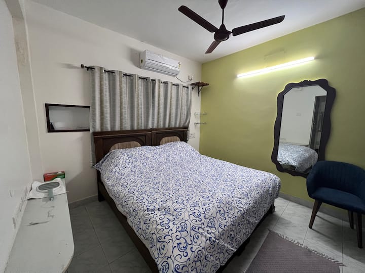 Two Bedroom Furnished Apt In Mylapore - Chennai