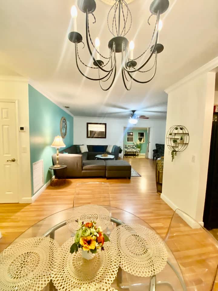 Private Triplex Special Events~3 Units On 17th St! - Fort Lauderdale, FL