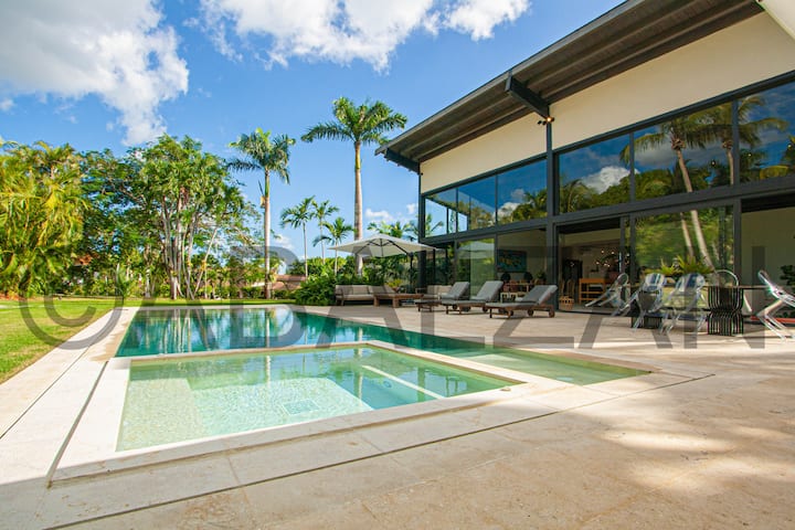 #D15 - Stunning New 6bdr Villa - La Romana
