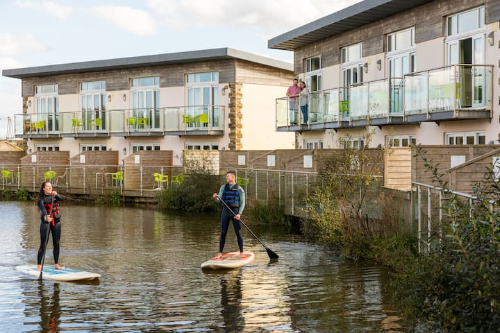 2 Berth Luxury Lakeside Apartment Pet Free - Constantine Bay