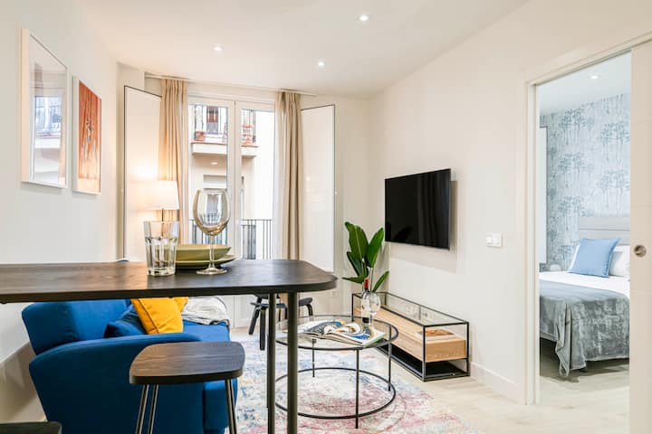 Ii. Apt. On Tres Peces St. – Perfect For Couples! - Madrid