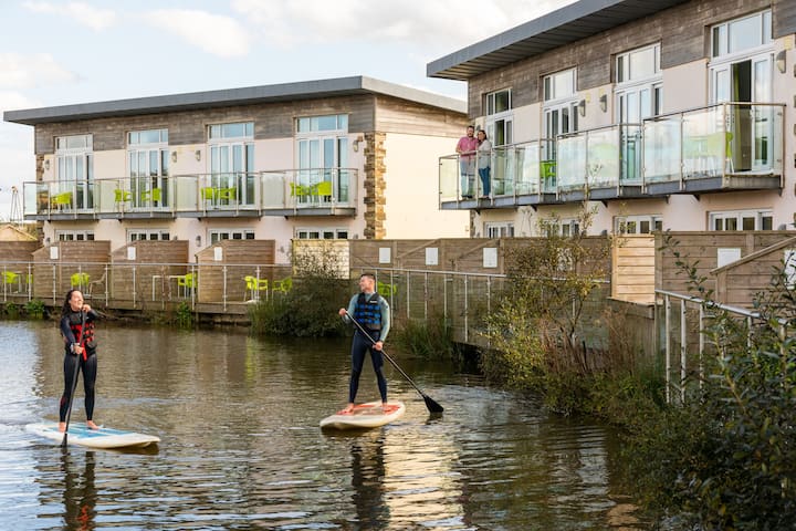 2 Berth Luxury Lakeside Apartment - Wadebridge