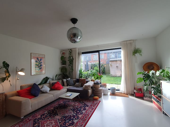 Well-connected Cool Family Spot - Amsterdam