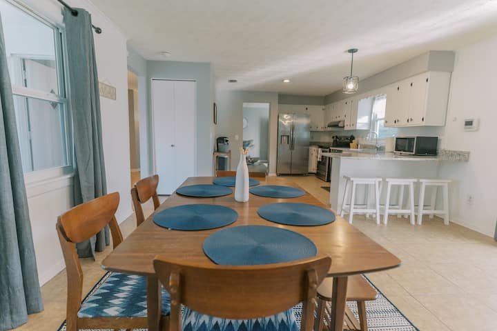 Feels Like Home - Sleeps 8 - Near The Beach - Jacksonville
