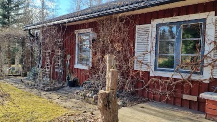 You Rent Separate Half Of My Grund Floor Villa. - Leksand