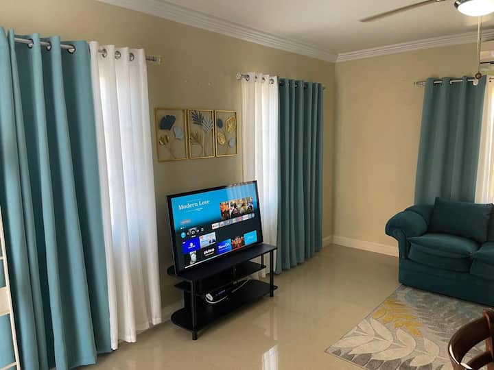 Oasis@lindsay-centrally Located Kingston 2 Bed Apt - Kingston, Jamaica