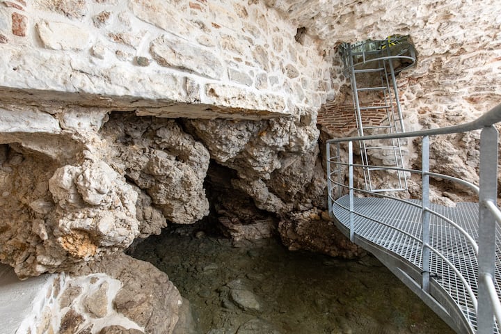 5* House With Cave And Beach - Penthouse - Vrbnik