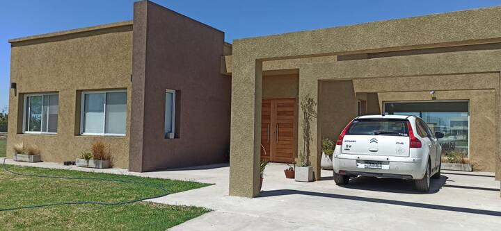 Casa En Club De Campo San Lucas. - San Vicente, Argentina