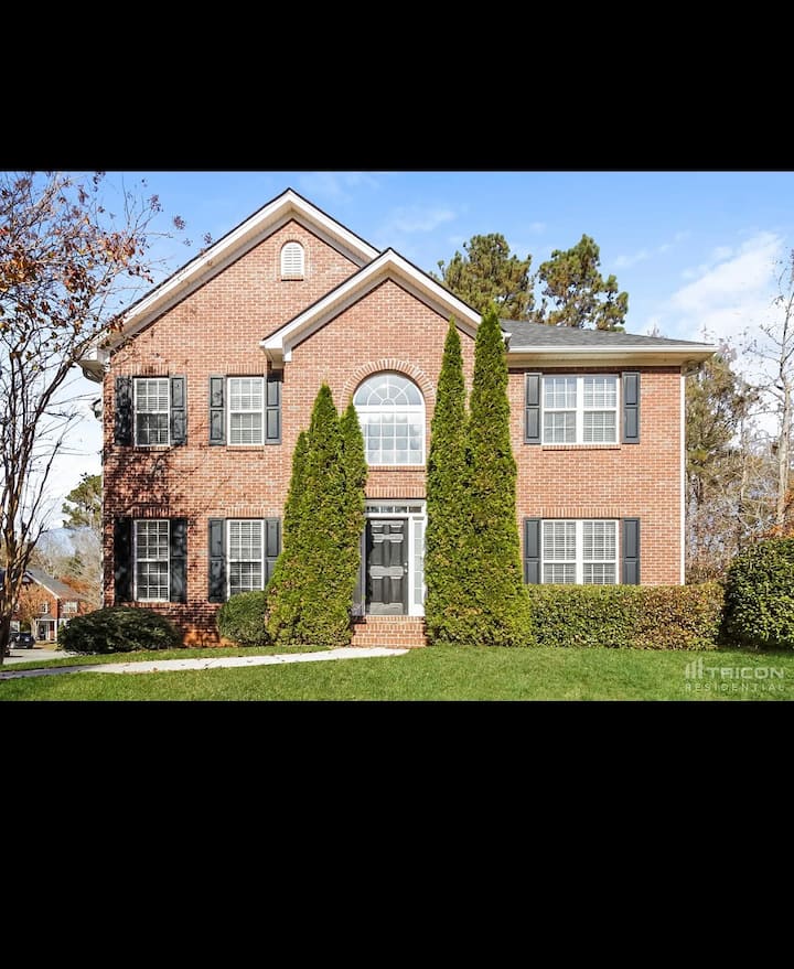 Gorgeous Home With Option To Rent 2018 Porsche - Dallas, GA