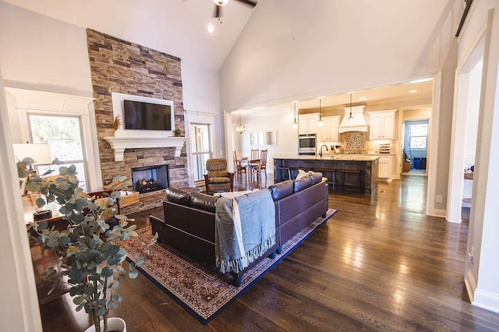 Cozy Home Near Old Hickory Lake - Gallatin, TN