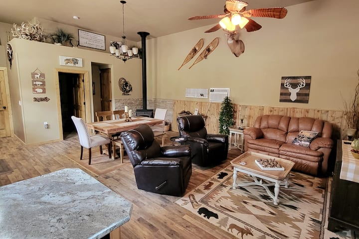 The Roost In The Peaceful Pines. Welcome! - Hermosa, SD