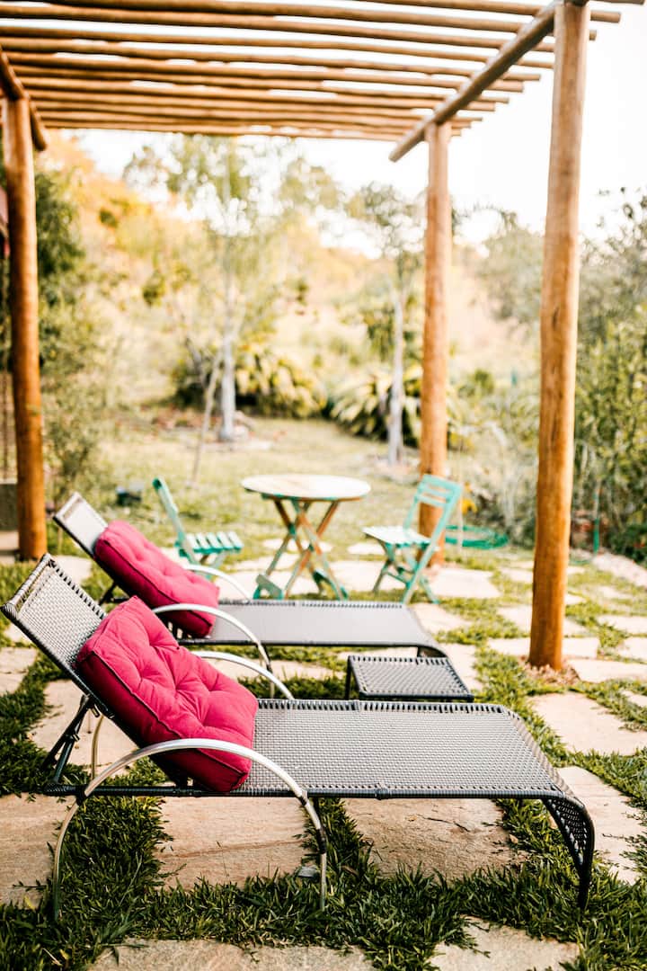 Chalé Terra Dourada: Piscina Natural E Linda Vista - Brasília