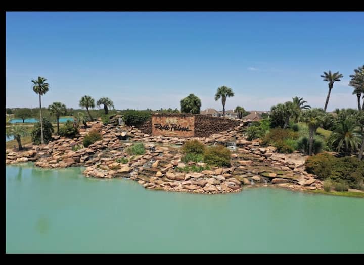 Cozy Room Near Downtown Houston - Pearland, TX