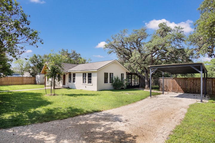 11th Street River House | 3br On Medina In Bandera - Bandera, TX