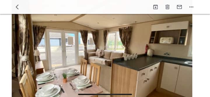 Luxury 3 Bedroom Home - Felixstowe