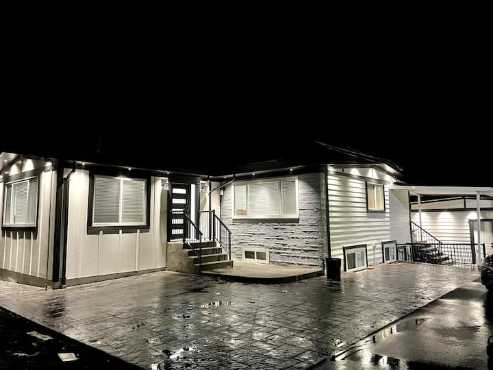 House With Acreage - Abbotsford