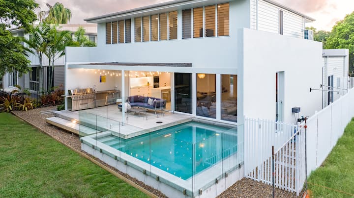 Ocean House - 4 Br W/ Private Pool - 100m To Beach - Agnes Water