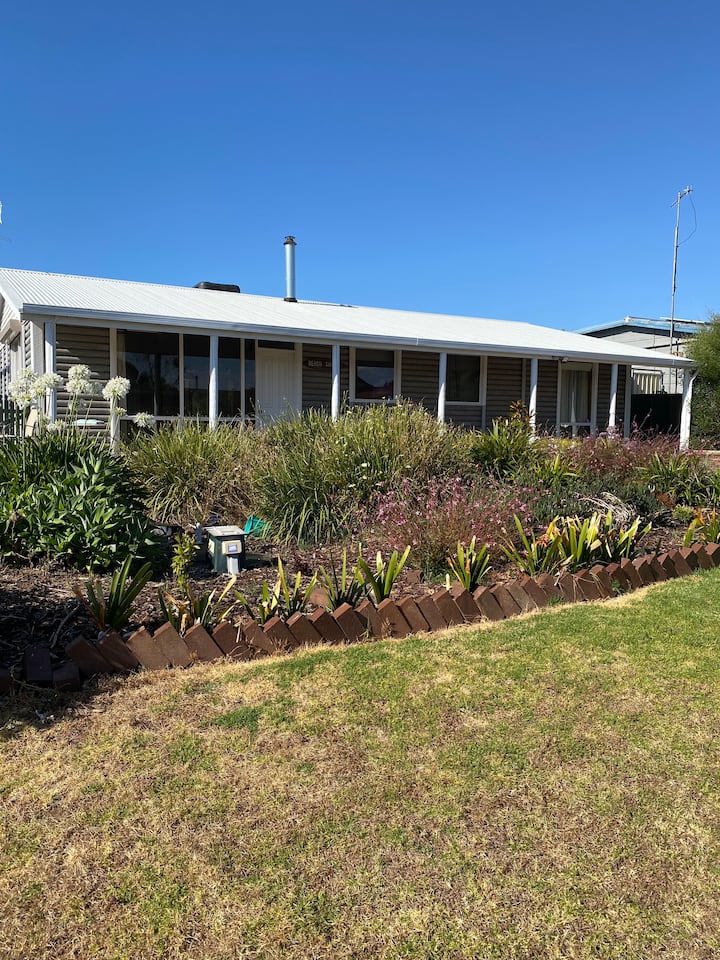 Family Beach House - Middleton