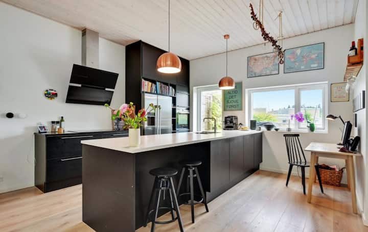 Helt Hus I Skønne Ry - Masser Af Plads Og Legetøj. - デンマーク