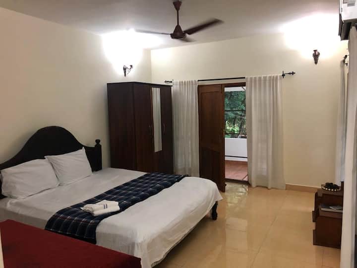 Beautiful Countryside Home 5bhk - Thodupuzha