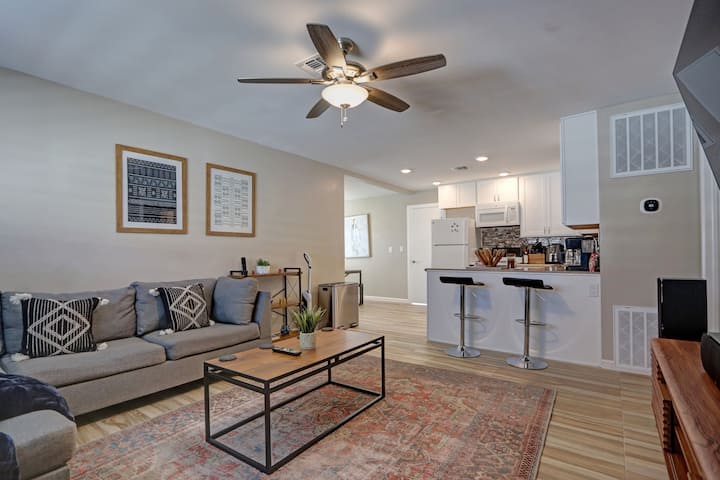 Cozy 1 Bed Casita Near Strip! Bring Your Pets! - Las Vegas Strip, NV