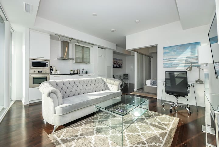 Luxury 1br Suite 65th Floor - Lake & Island View! - Toronto, ON