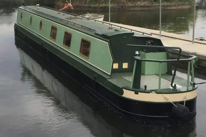 Unique Burwell Boatel - Newmarket, UK
