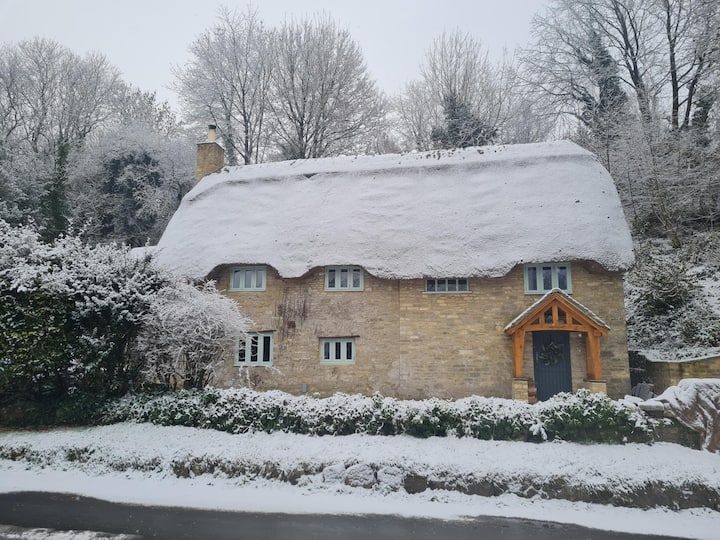 Cotswold Riverside Cottage - Witney