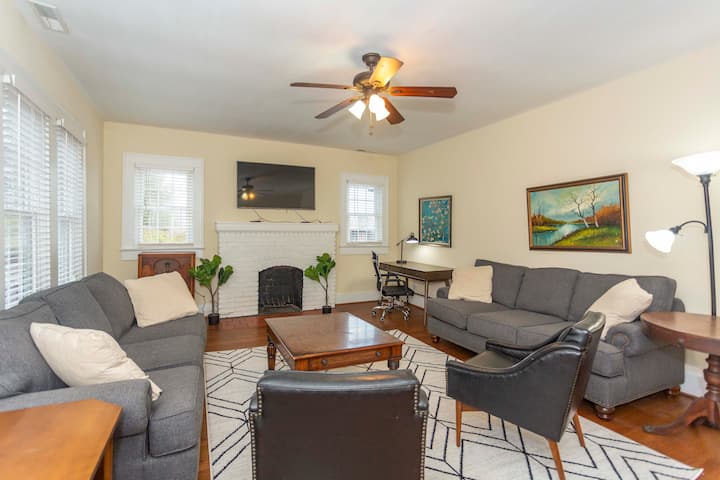 Large Forest Park Apt With Private Deck & Patio - Birmingham, AL