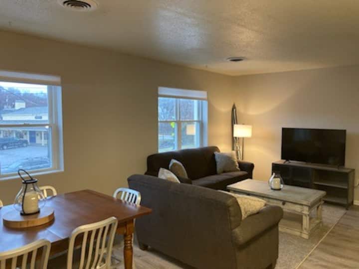 Above The Mat- Downtown  2 Bedroom Condo - Manchester, VT