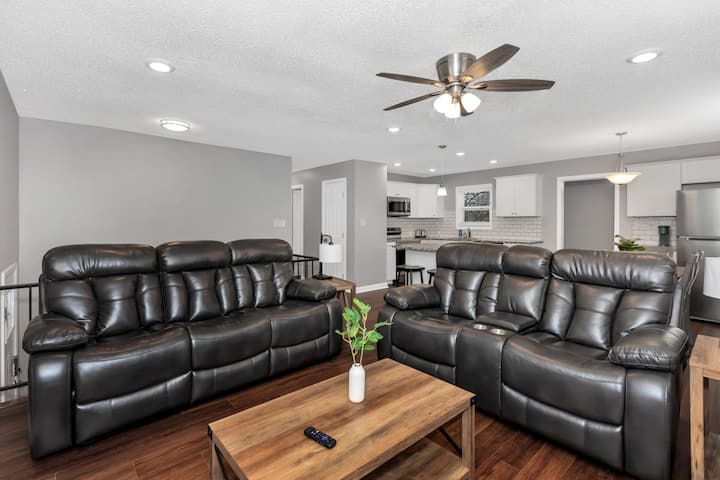 5 Bedroom + Dedicated Workspace - Huntsville, AL