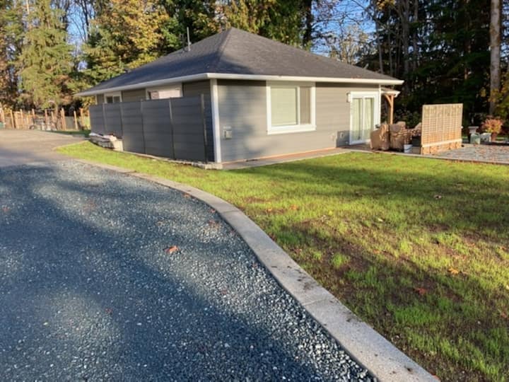 Backstreet By The Sea - Courtenay, BC, Canada