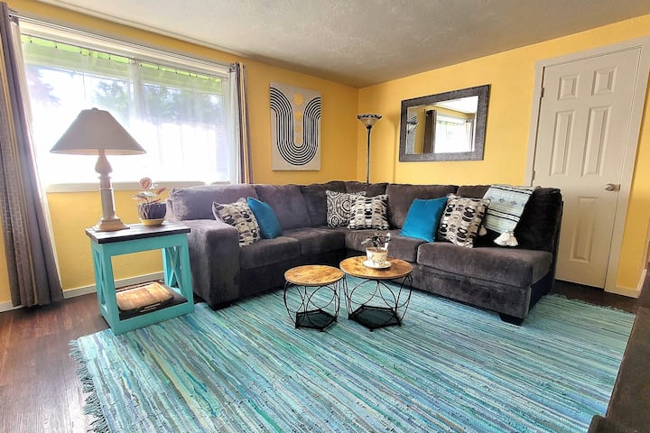 Quiet Westside Retreat: Private 2 Bedroom Cottage - Eugene, OR