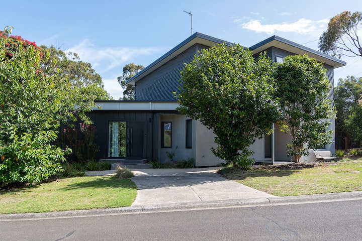 Flowering Gum House - Featuring 2 Master Bedrooms! - Anglesea
