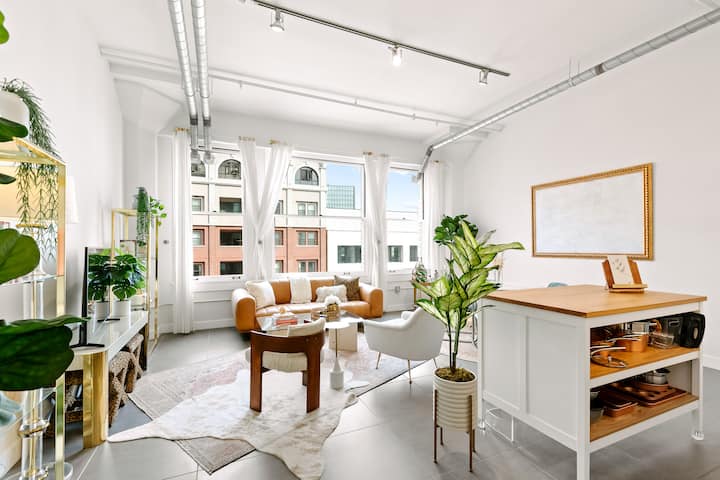 Designer | Luxury Highrise Condo | Dtla - Downtown - Los Angeles