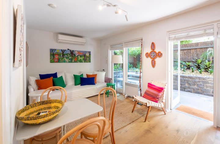 Designer’s Garden Apartment - Melbourne
