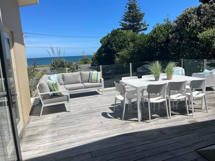 Beach Breakaway ! - Waikanae