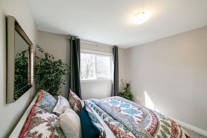 Lovely 2br In Mckinnonpointe - Edmonton