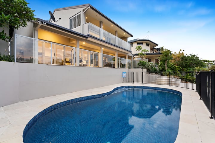 Sorrento Waterfront Retreat,pool - Gold Coast