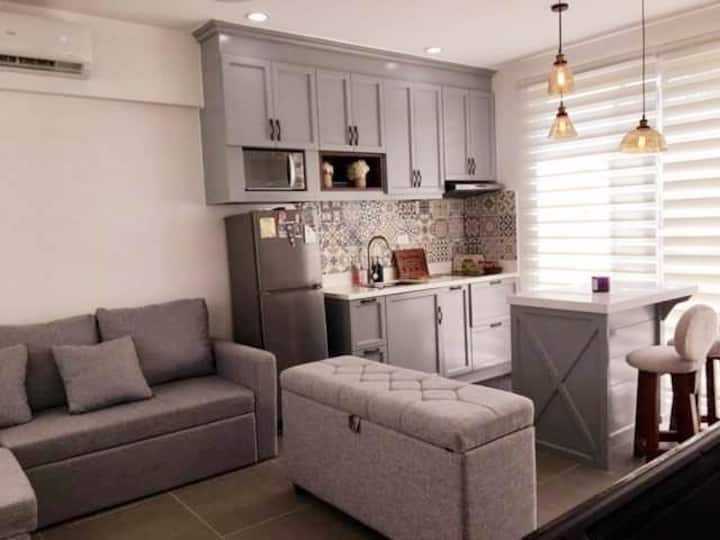 Cozy Holiday Home @Batulao Artscapes (Brand New) - Calatagan