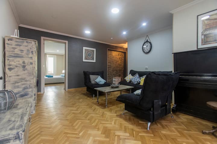Cozy Apartment On The Riverside - Tbilisi