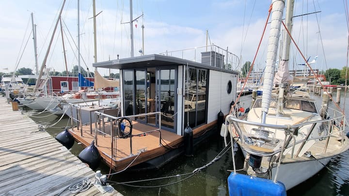 Hausboot Aava Mit Exklusiver Aussicht In Schleswig - Schleswig